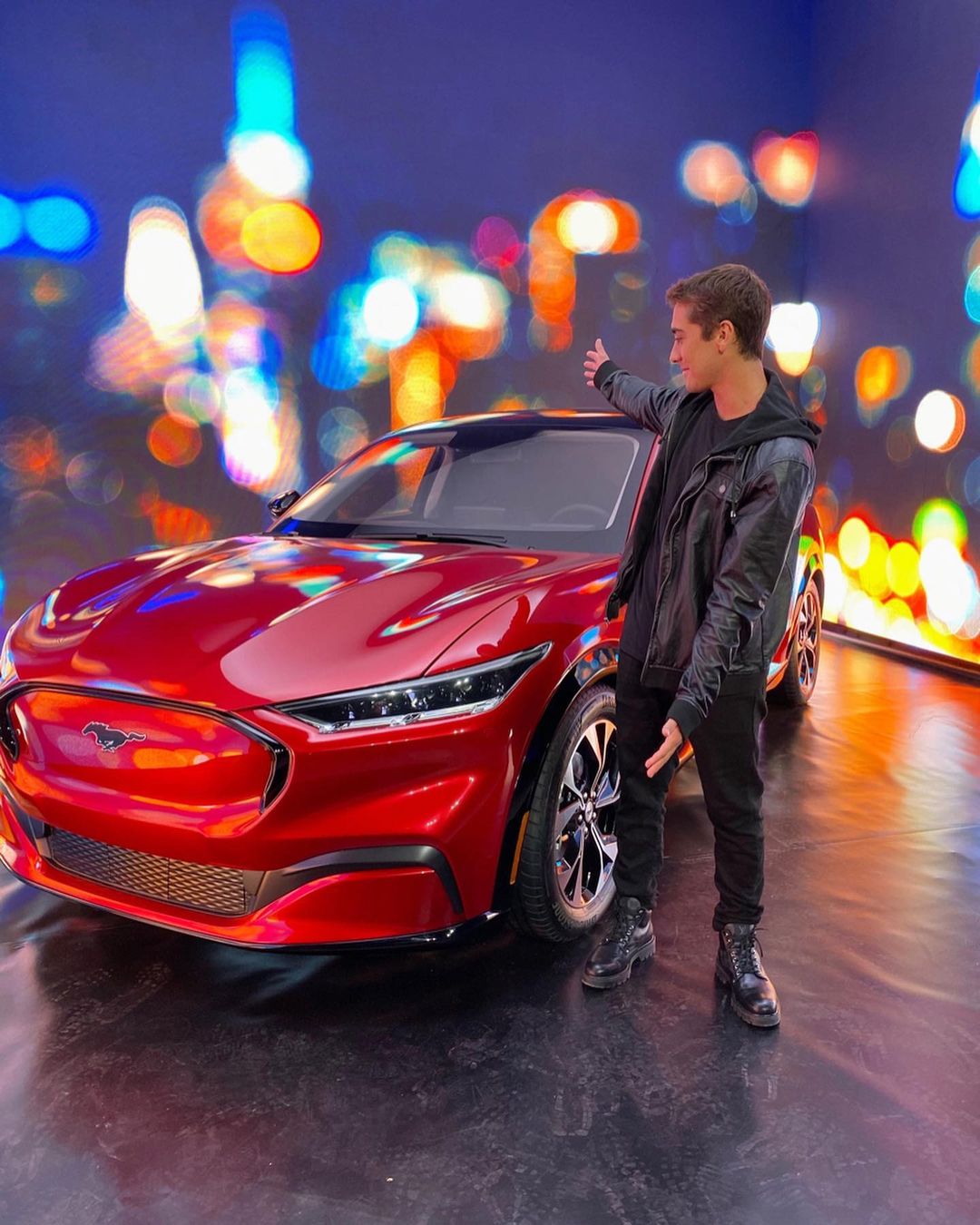 Ford Mustang Mach-E - Dennis Jenders